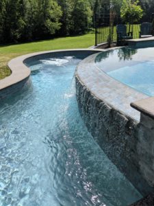 A Creative Way to Make an Infinity Edge Beautiful and Functional