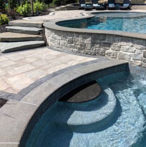 A Creative Way to Make an Infinity Edge Beautiful and Functional